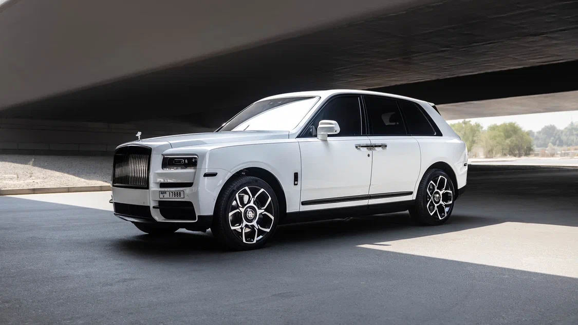 rent Rolls-Royce Cullinan in Dubai - GMZ Car Rental